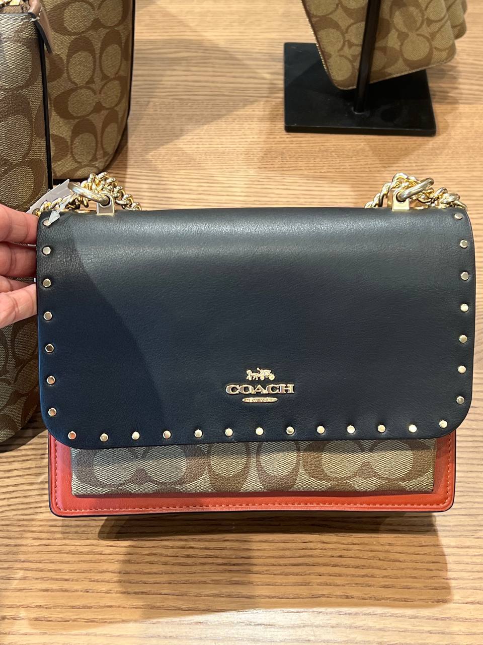 Coach klare crossbody signature canvas in khaki terracotta - Amory