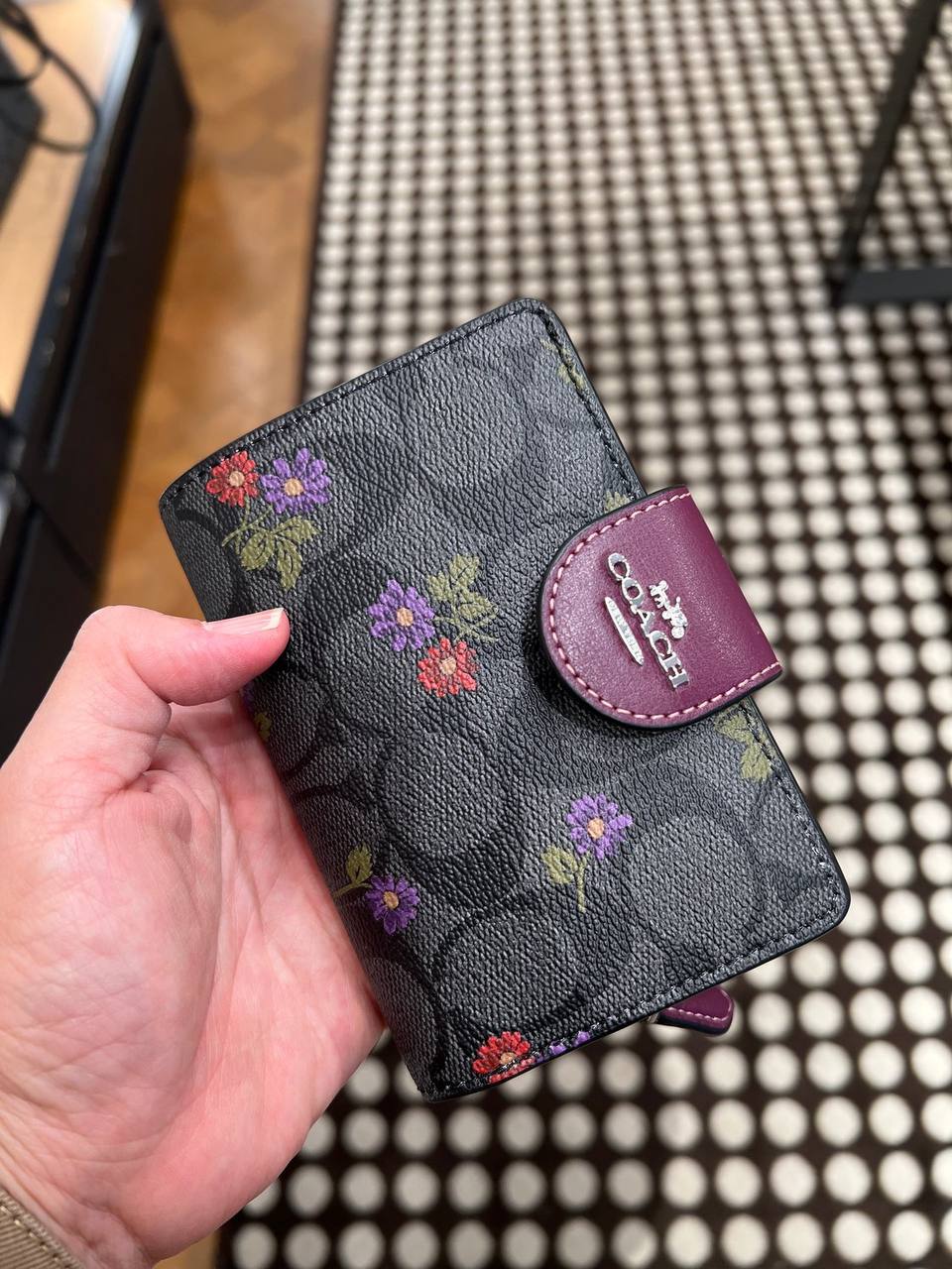 (Pre Order) coach medium corner zip wallet in signature graphite deep ...