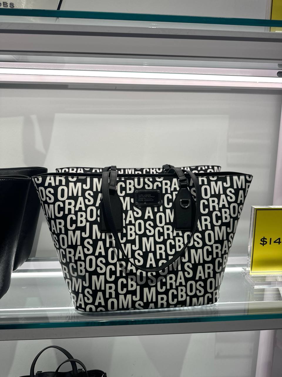 (Pre Order) Marc Jacobs marc tote signature - Amory